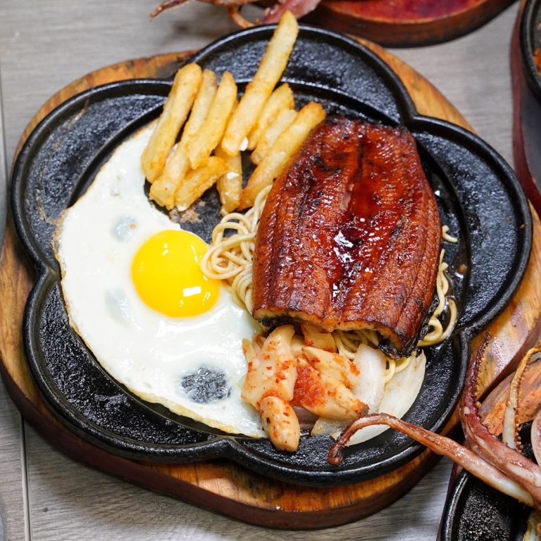 【19House炙燒牛排台中太平店】排餐最便宜260元、雙拼390元起就能享有超豐富自助吧吃到飽！肉燥飯、麻辣燙、沙拉吧、珍珠奶茶通通無限供應～ - 阿華田的美食日記