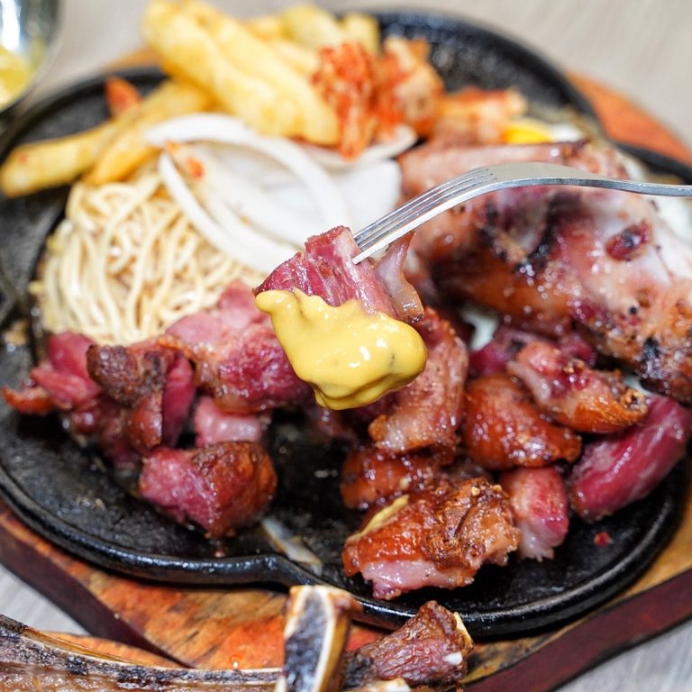 【19House炙燒牛排台中太平店】排餐最便宜260元、雙拼390元起就能享有超豐富自助吧吃到飽！肉燥飯、麻辣燙、沙拉吧、珍珠奶茶通通無限供應～ - 阿華田的美食日記