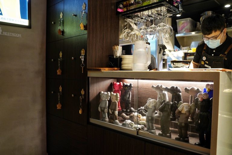 聚餐首選推薦！超人氣「Uncle Shawn 燒肉餐酒館」你吃過了嗎？是我N訪的燒肉店之一，每桌都有全程代烤服務，讓各位的用餐體驗都是最尊榮頂級的享受！ - 阿華田的美食日記